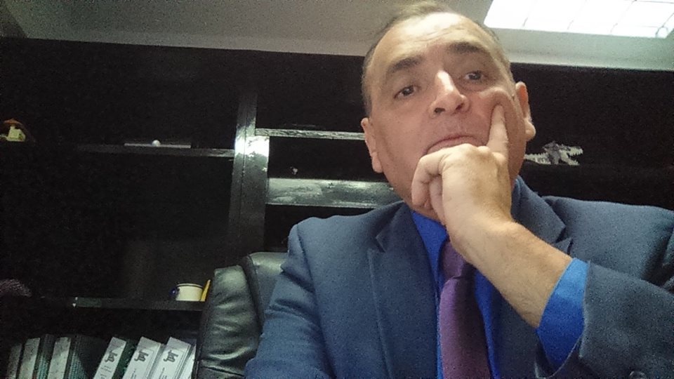 Amazon.com: Dr. Hugo Méndez Chávez: books, biography, latest update