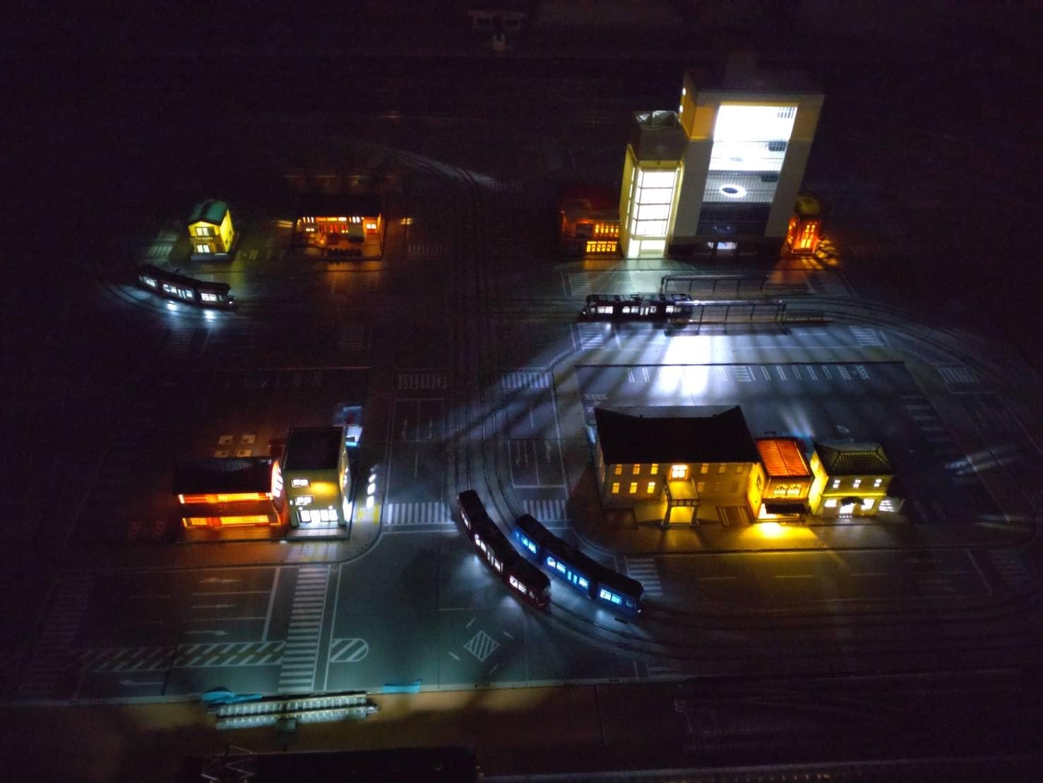 Amazon | KATO Nゲージ TV2 ユニトラム路面軌道拡張セット 40-812 鉄道模型用品 | 鉄道模型 通販