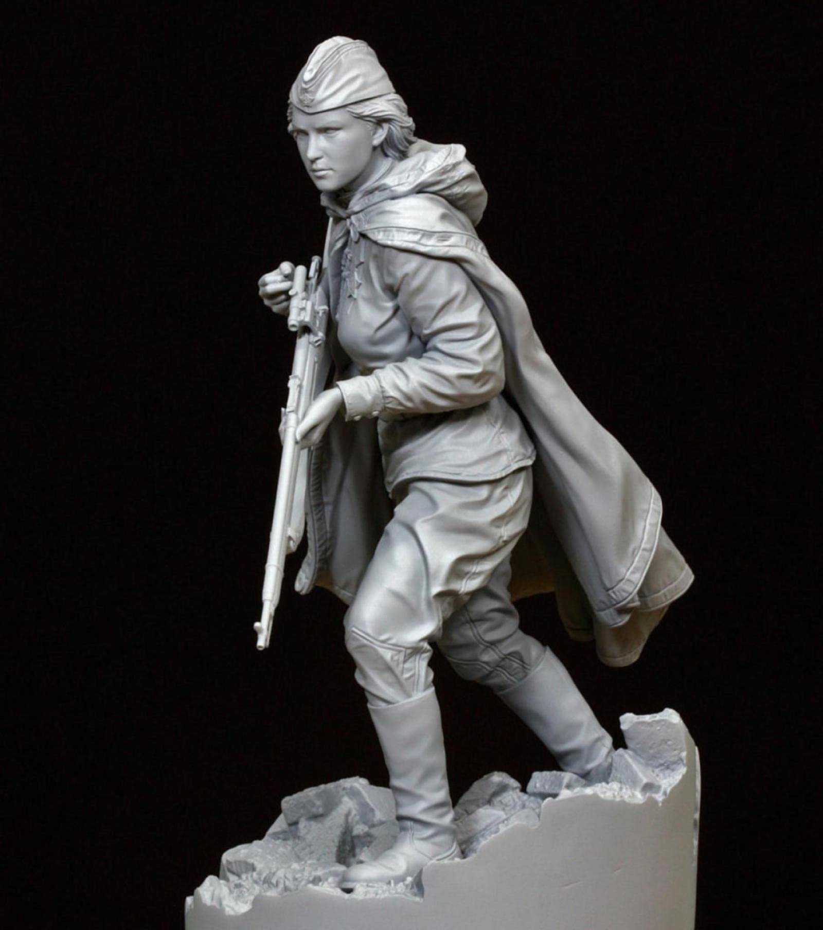 Buy Risjc 1/16 resin soldier model kit, WWII Soviet female soldier ...