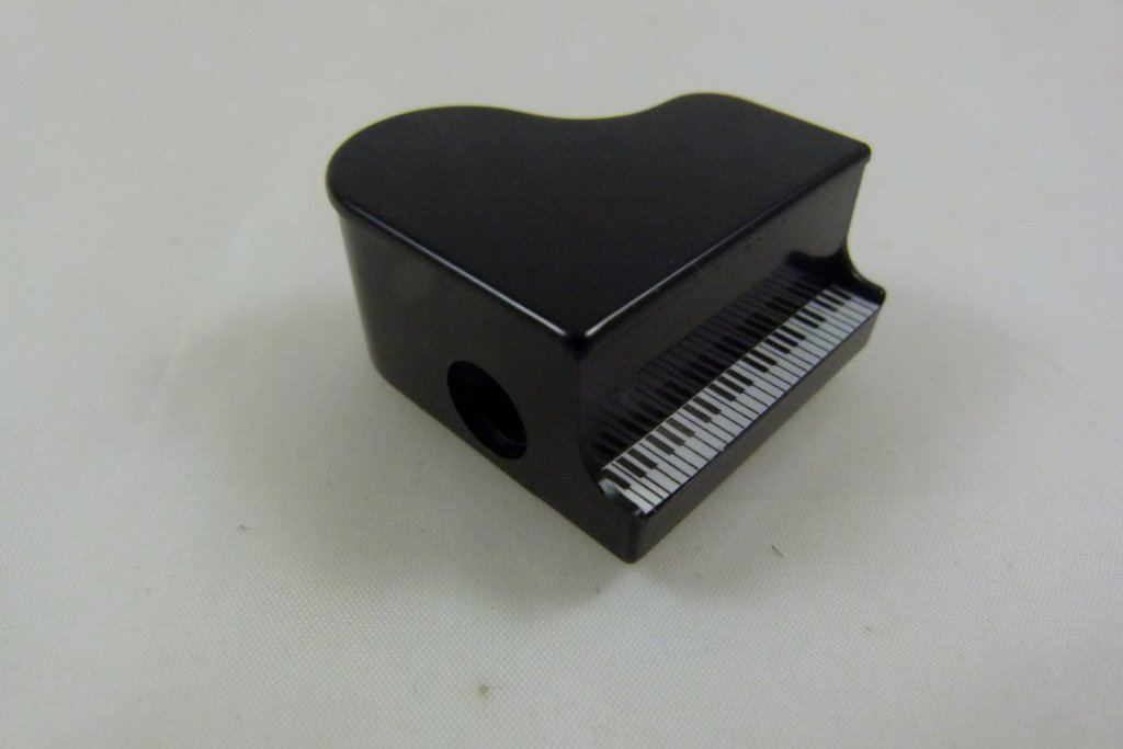 Pack of 6 Music Themed Black Piano Shape Pencil Sharpeners : Amazon.co ...