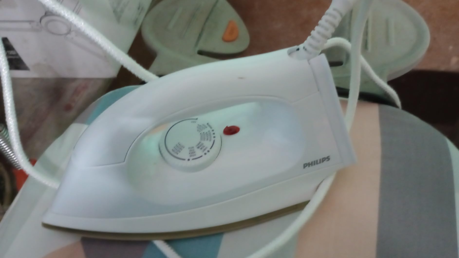 Buy Philips HI114 1000-Watt Dry Iron Online at Low Prices in India ...