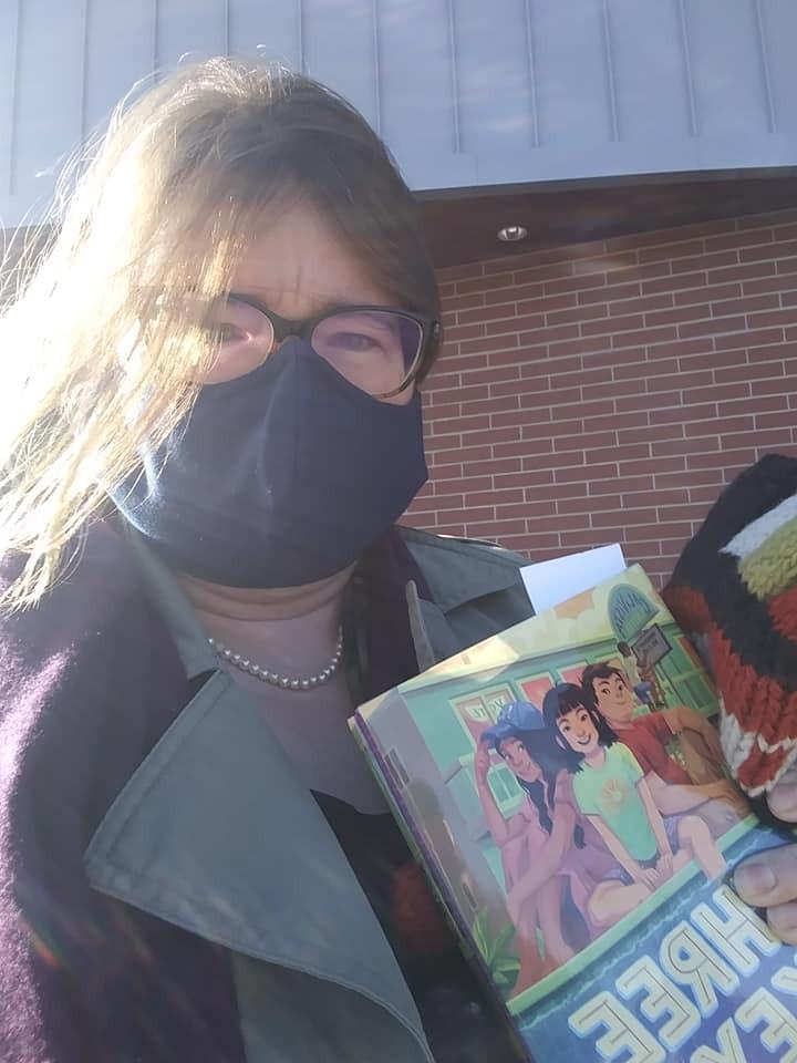 Three Keys (Front Desk #2): Yang, Kelly: 9781338591392: Amazon.com: Books