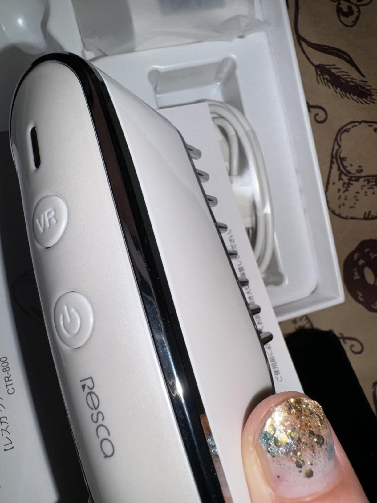 Amazon.co.jp: Cattre (カトレ) レスカ クアトロスカルプケア CTR-800 スカルプケアブラシリフトブラシ RF EMS 振動 LED 頭皮ケア 美顔器 電気ブラシ 頭 ...