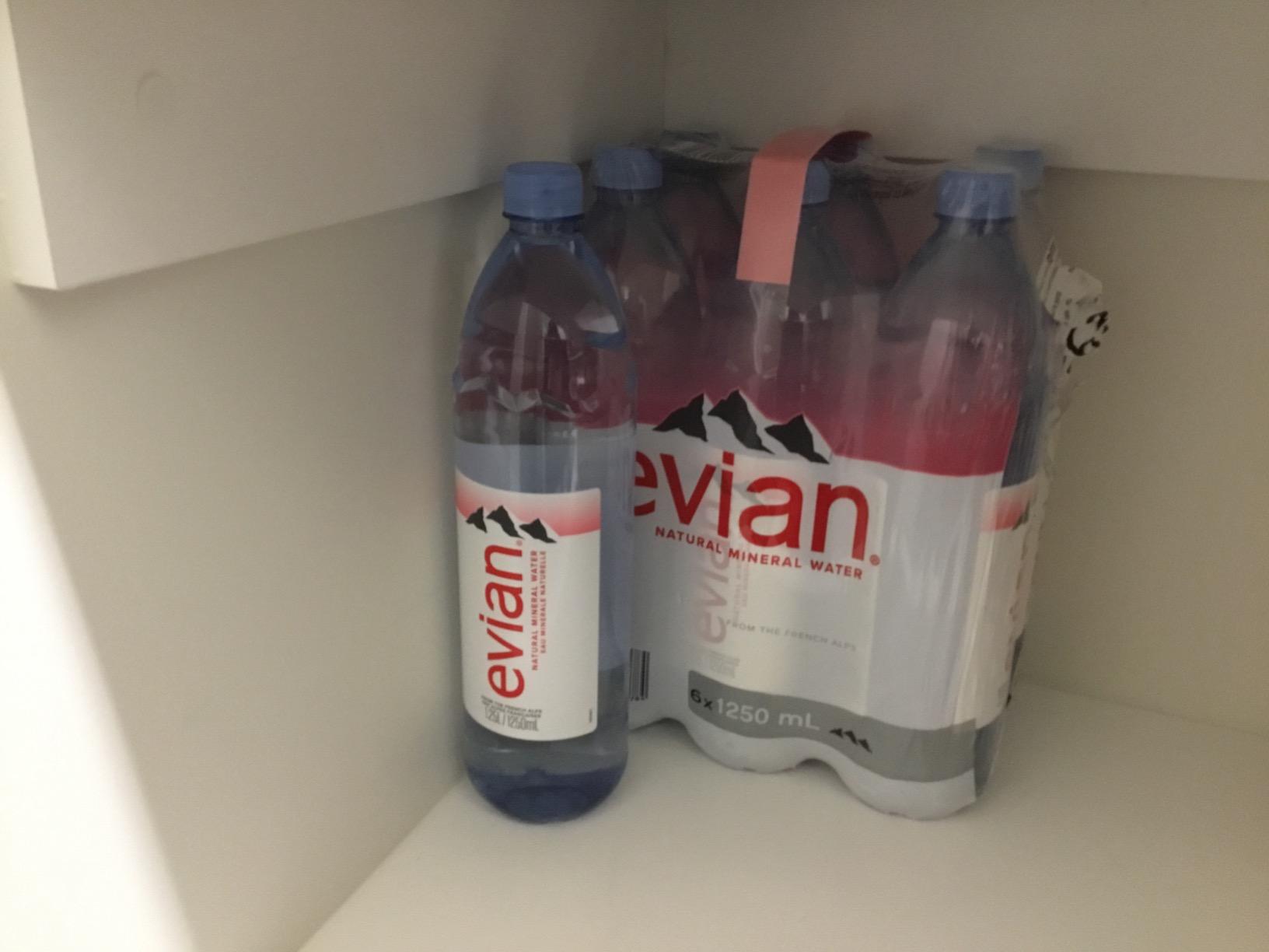 Evian Natural Mineral Water, 6 x 1.5L : Amazon.com.au: Grocery