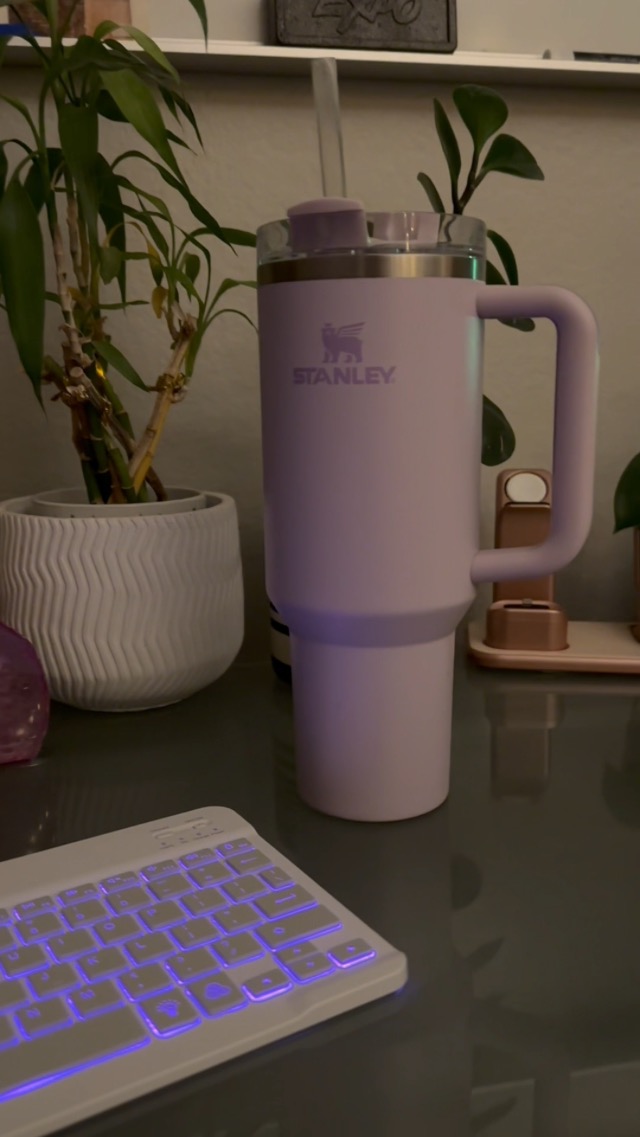 Watch Evening Desk Vibes on Amazon Live