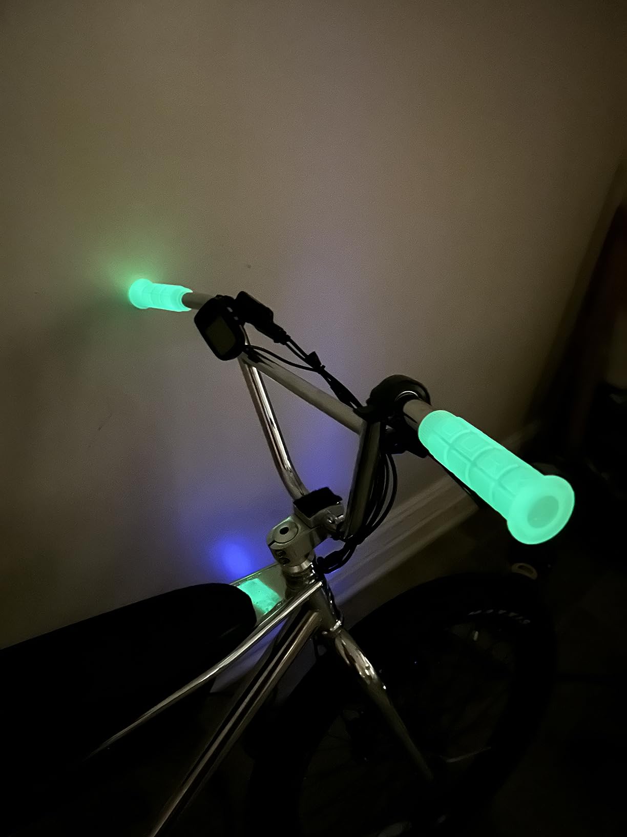 Amazon.com : Oury Single Compound Grips Glow-In-The-Dark : Sports ...