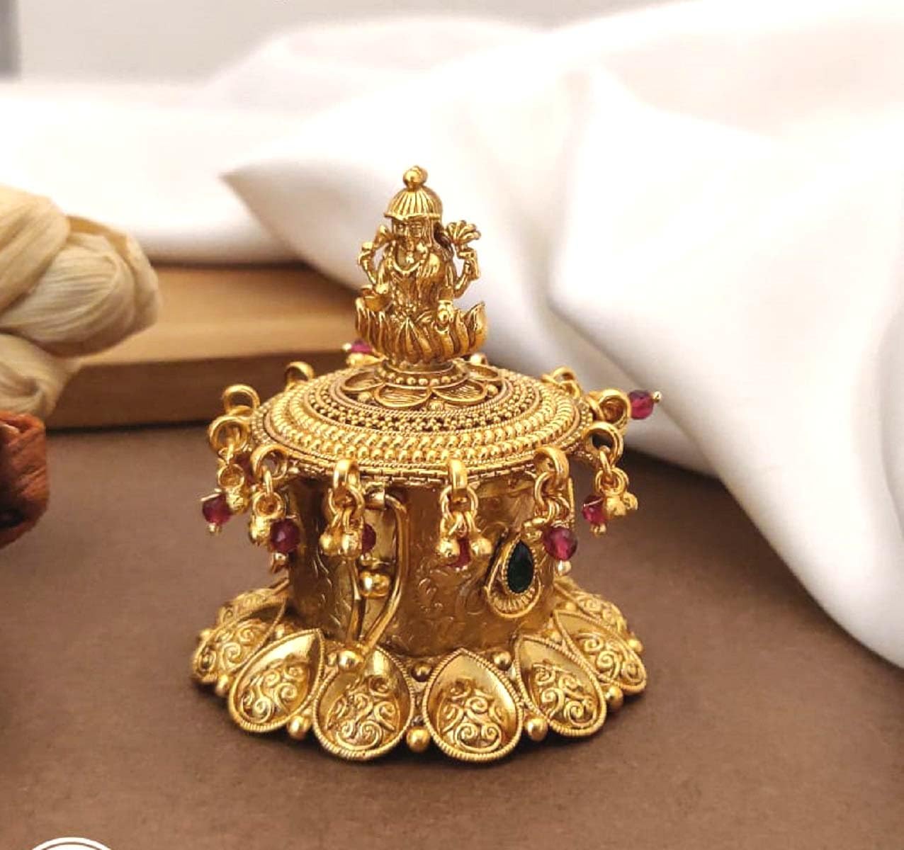 Buy Stotram Gold Plated Antique Kempu Sindoor Box Sidoor Box/Wedding ...