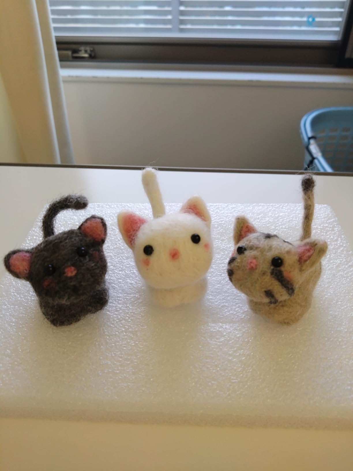 Amazon.co.jp: ハマナカ 羊毛フェルトキット 小さなお友達 ねこたち H441-483 : ホビー