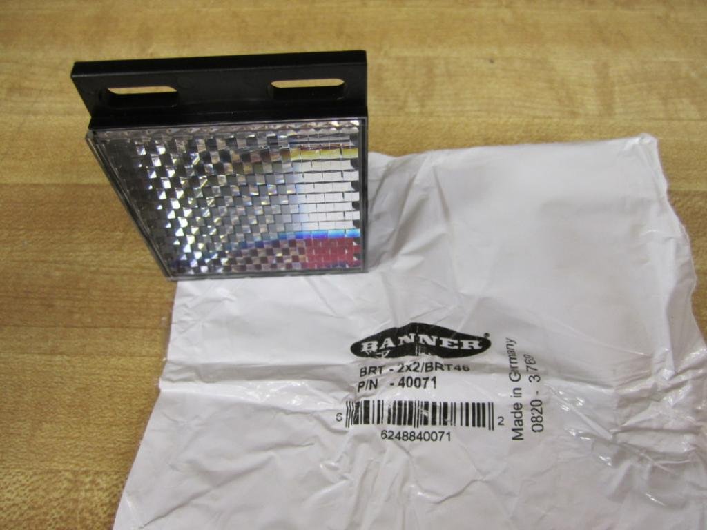 Banner 40071 Retroreflective Target BRT-2x2/BRT46: Amazon.com ...