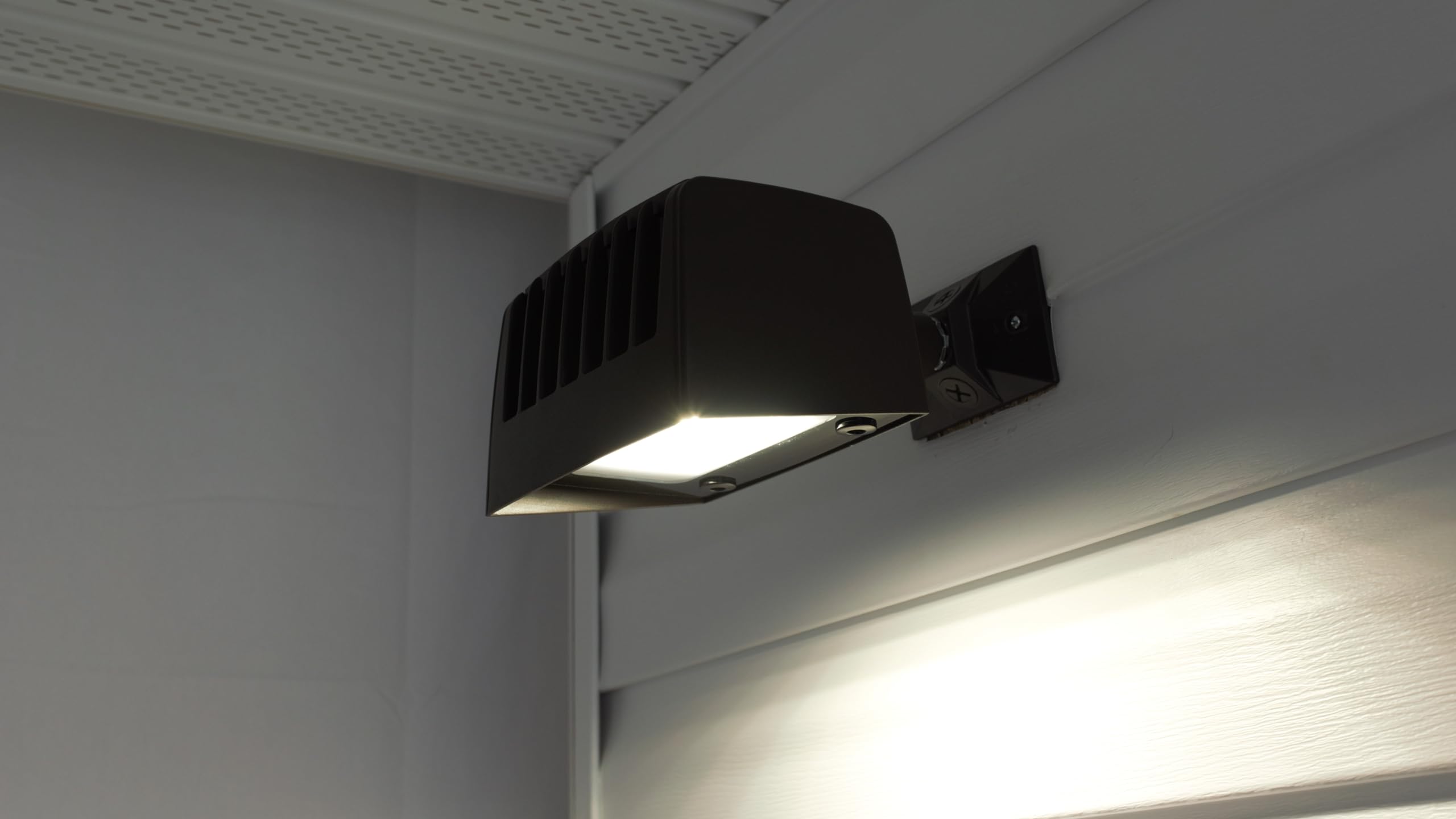 Snapklik.com : Commercial Electric High-Output Architectural Dark ...