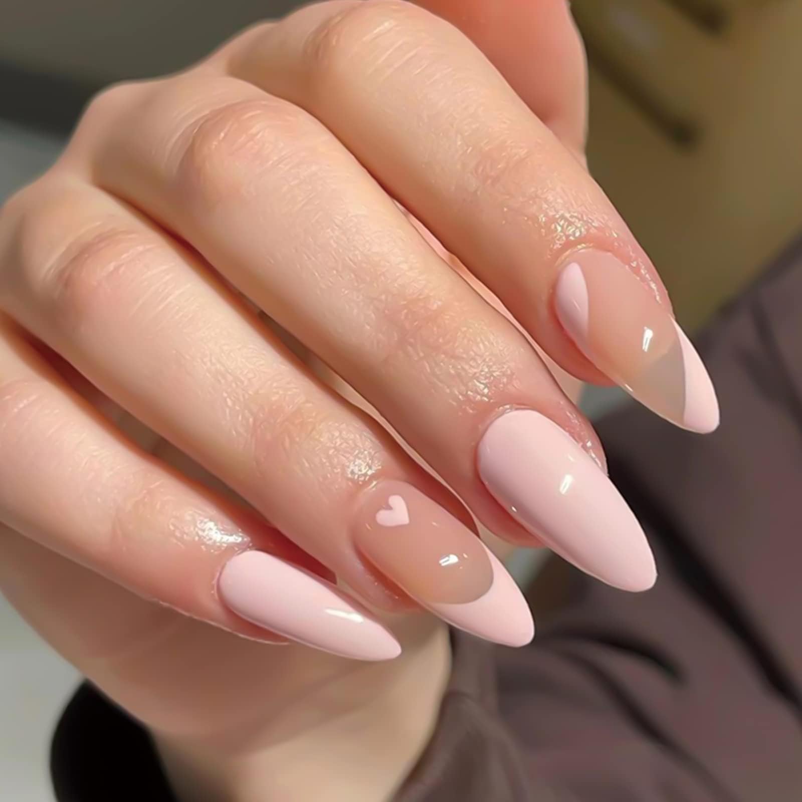 Amazon.com: YOSOMK Light Pink Press on Nails Medium Almond Fake Nails ...