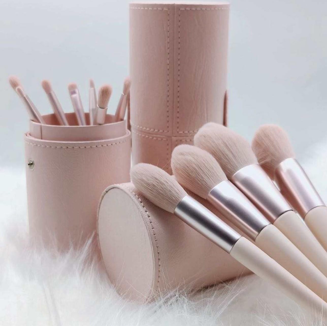 Amazon.com: Pink MakeUP Brush Set with 11pcs brushes that includes the ...
