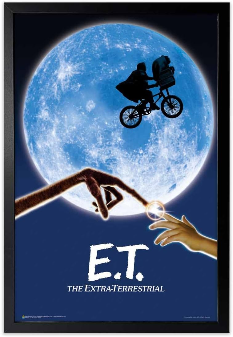 Amazon.com: E.T. The Extra-Terrestrial - Movie Poster - Officially ...