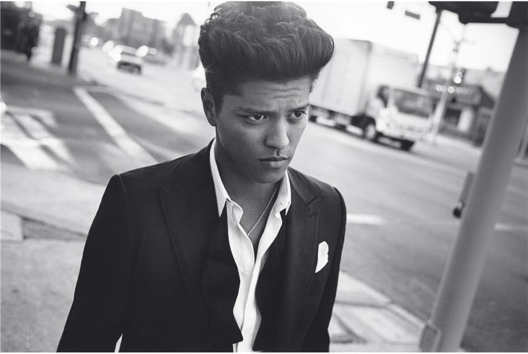 Amazon.com: Bruno Mars Poster On Silk - 0F0E0E