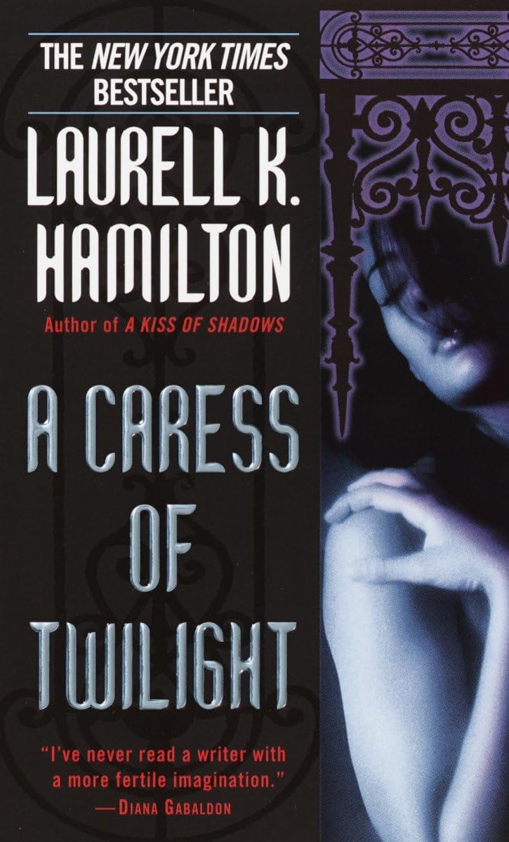 A Caress of Twilight (Merry Gentry, Band 2) : Hamilton, Laurell K ...
