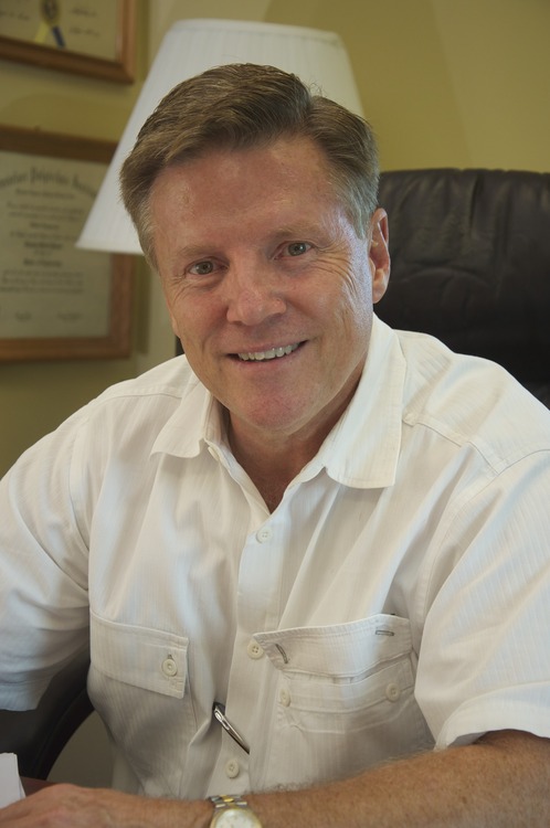 Amazon.com: Tom Hauser: books, biography, latest update