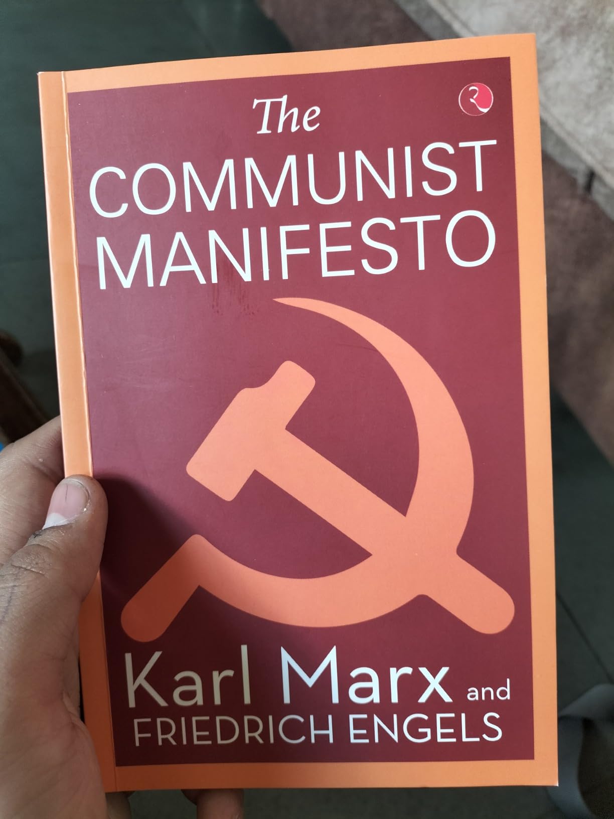 The Communist Manifesto : Karl Marx, Friedrich Engels: Amazon.in: Books