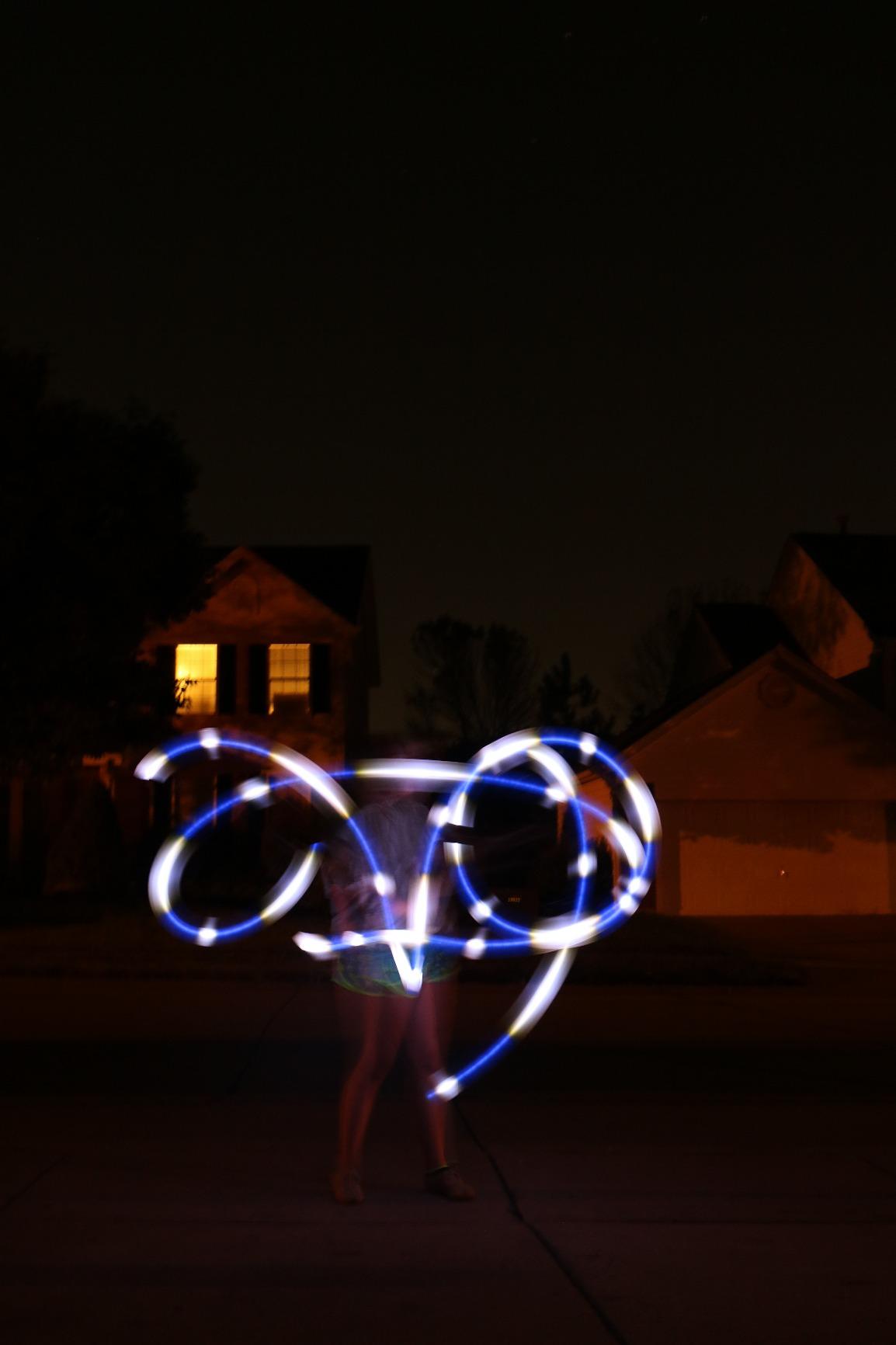 Amazon.com: Flowtoys Lumina Twirl™ Baton v2 LED Light Up Twirling Baton ...