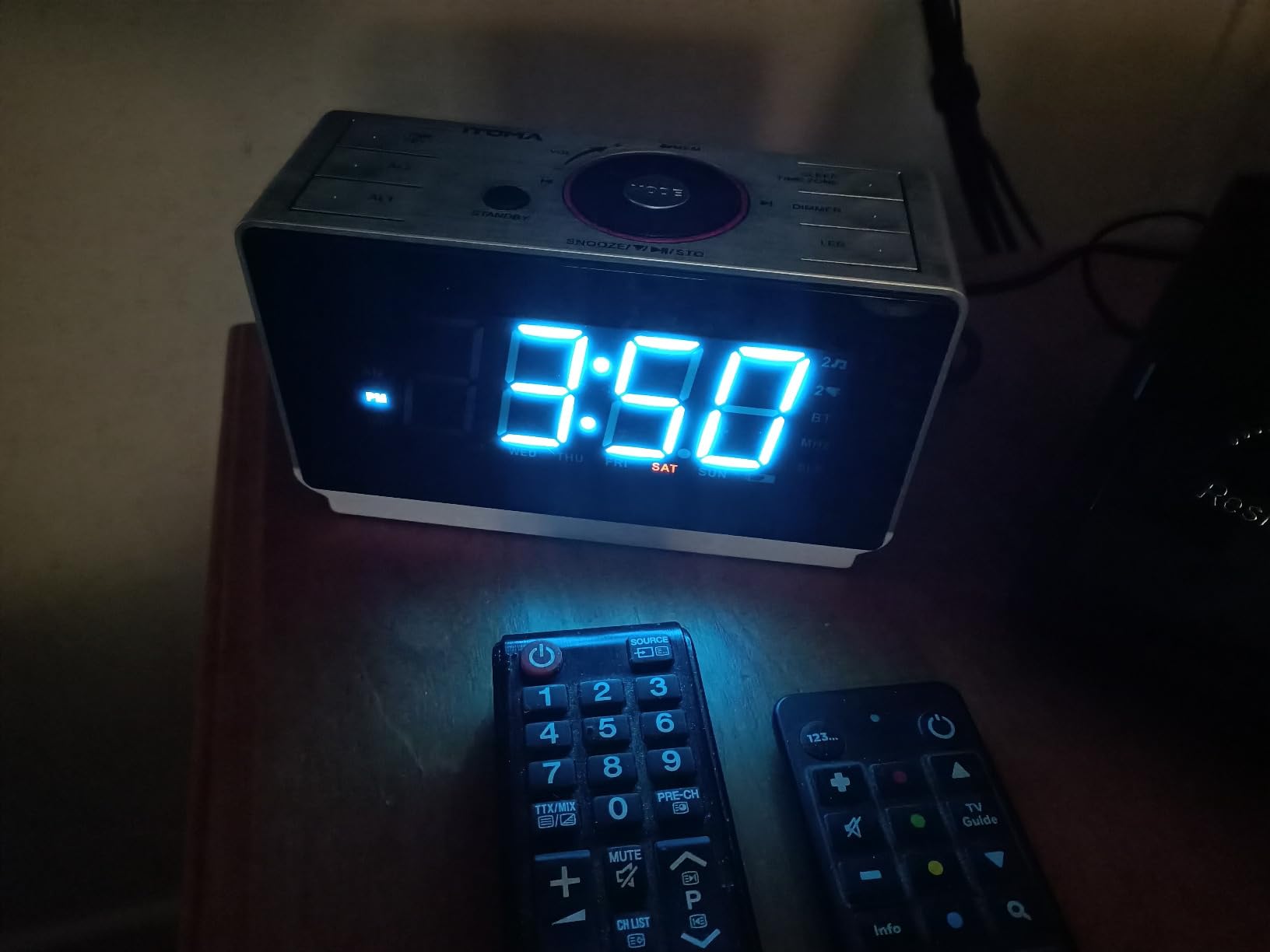 Alarm Clock Radio with Bluetooth, FM Radio, Dual Alarm with Snooze ...