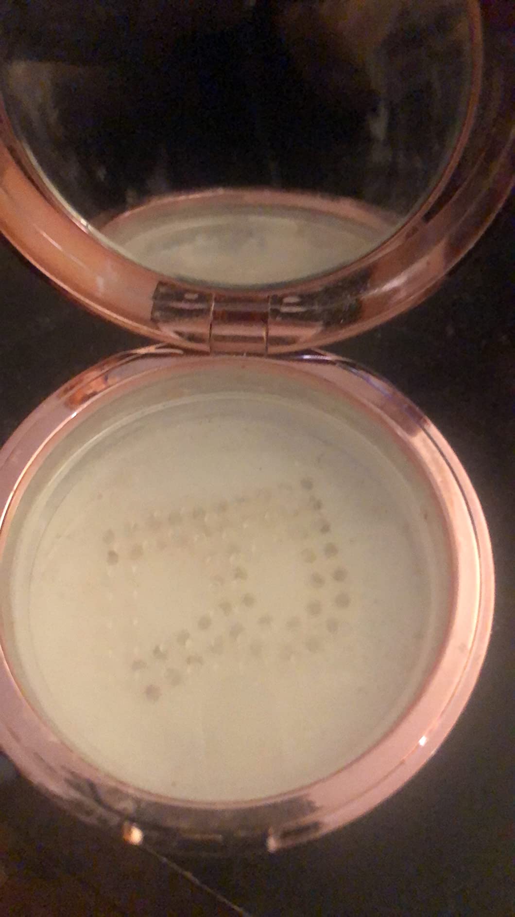 Amazon.com : Makeup Revolution Conceal & Fix Setting Powder, Waterproof ...