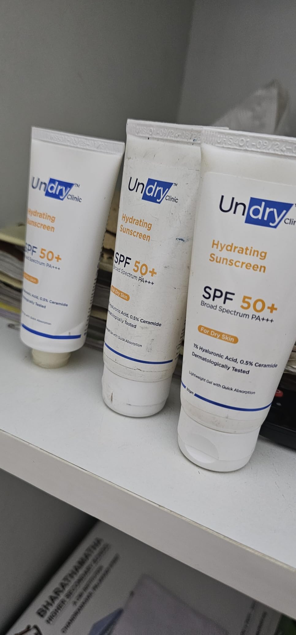 Undry Hydrating Sunscreen for Dry Skin (50gm) Lightweight, Photostable ...