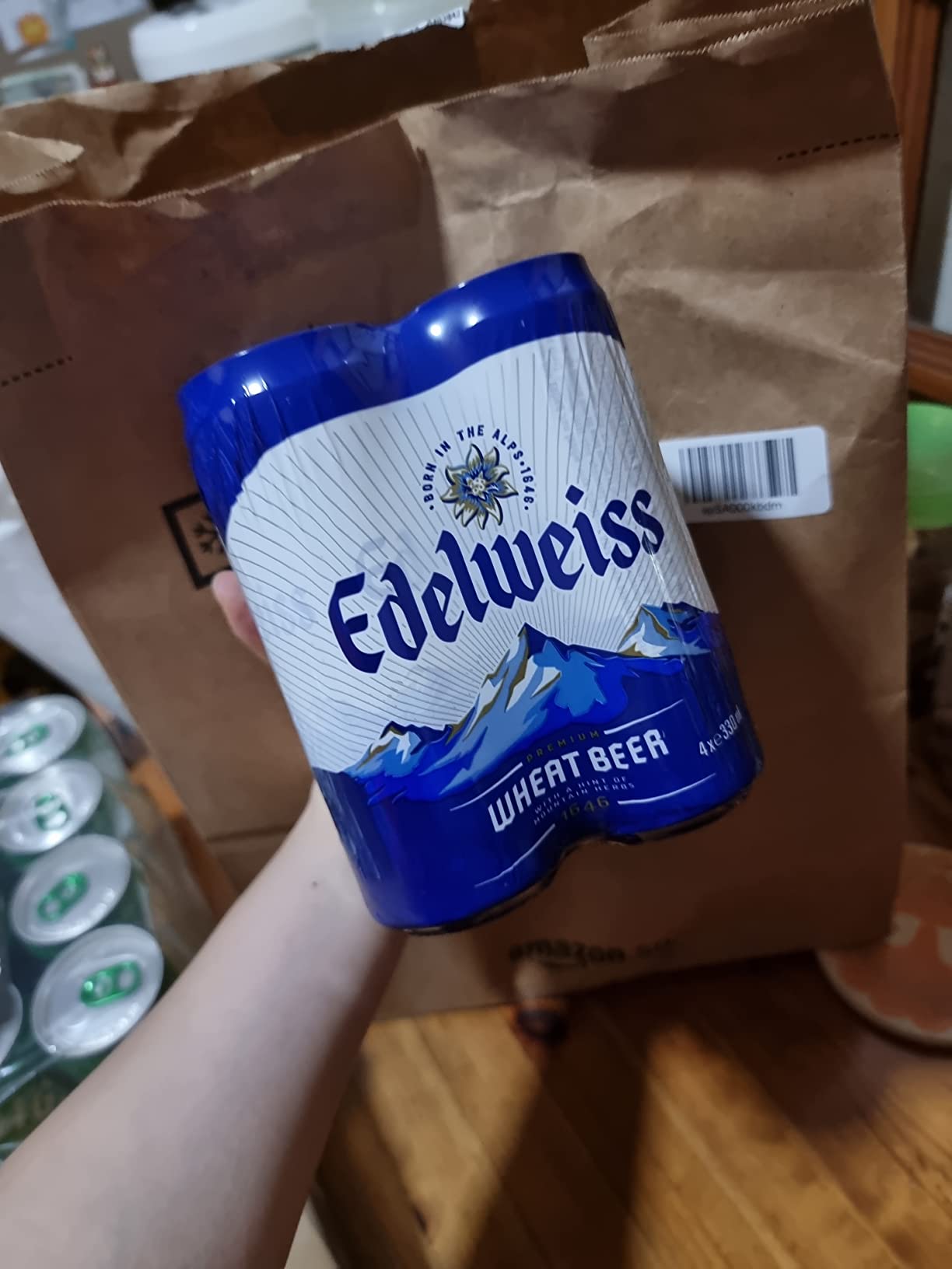 Edelweiss Weissbier Wheat Beer Can 330ml (Pack of 4) : Amazon.sg: Grocery