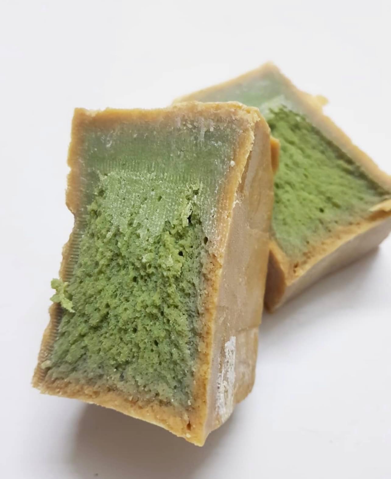 Amazon.com : Authentic Aleppo Soap 86% Olive Oil & Laurel Oil Bar ...