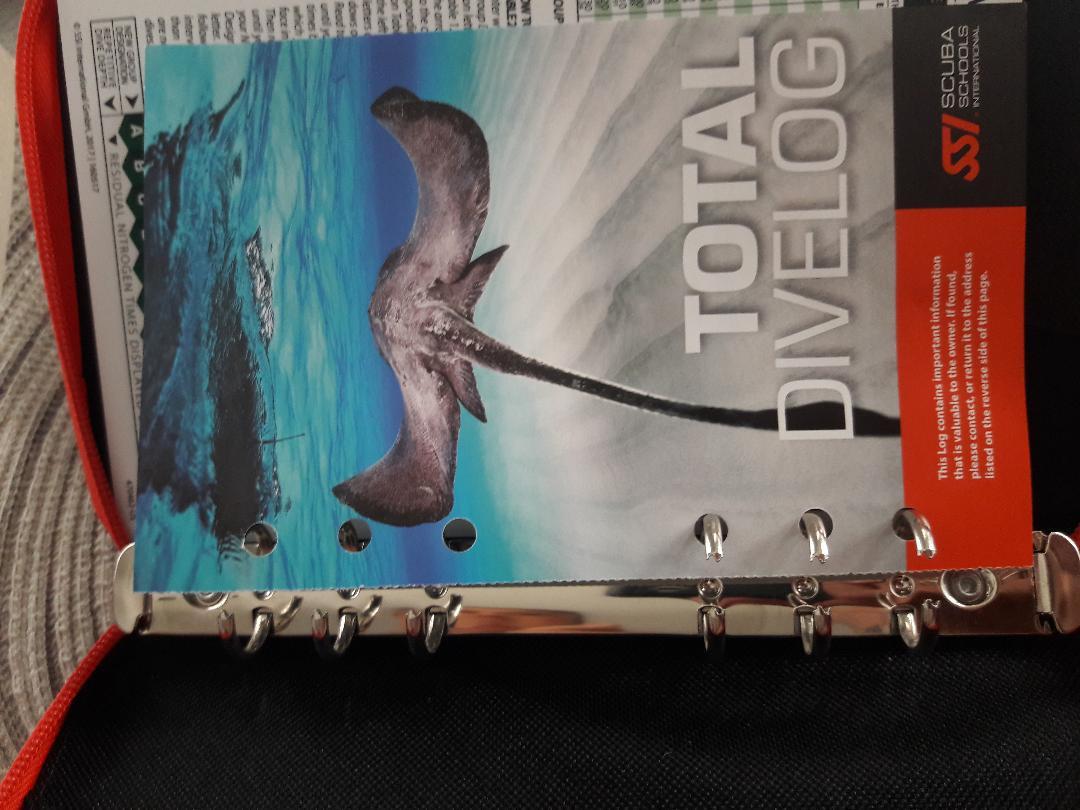 Amazon.com: Travel Size Scuba Diving Log Binder. +Bonus 70 Refills (Red ...