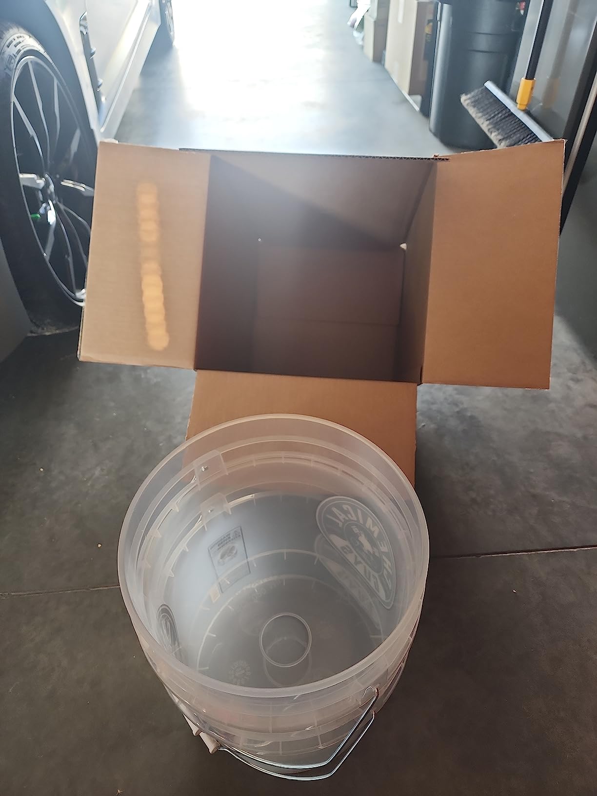 Chemical Guys ACC10602 Heavy Duty Ultra Clear Detailing Bucket for Cars ...