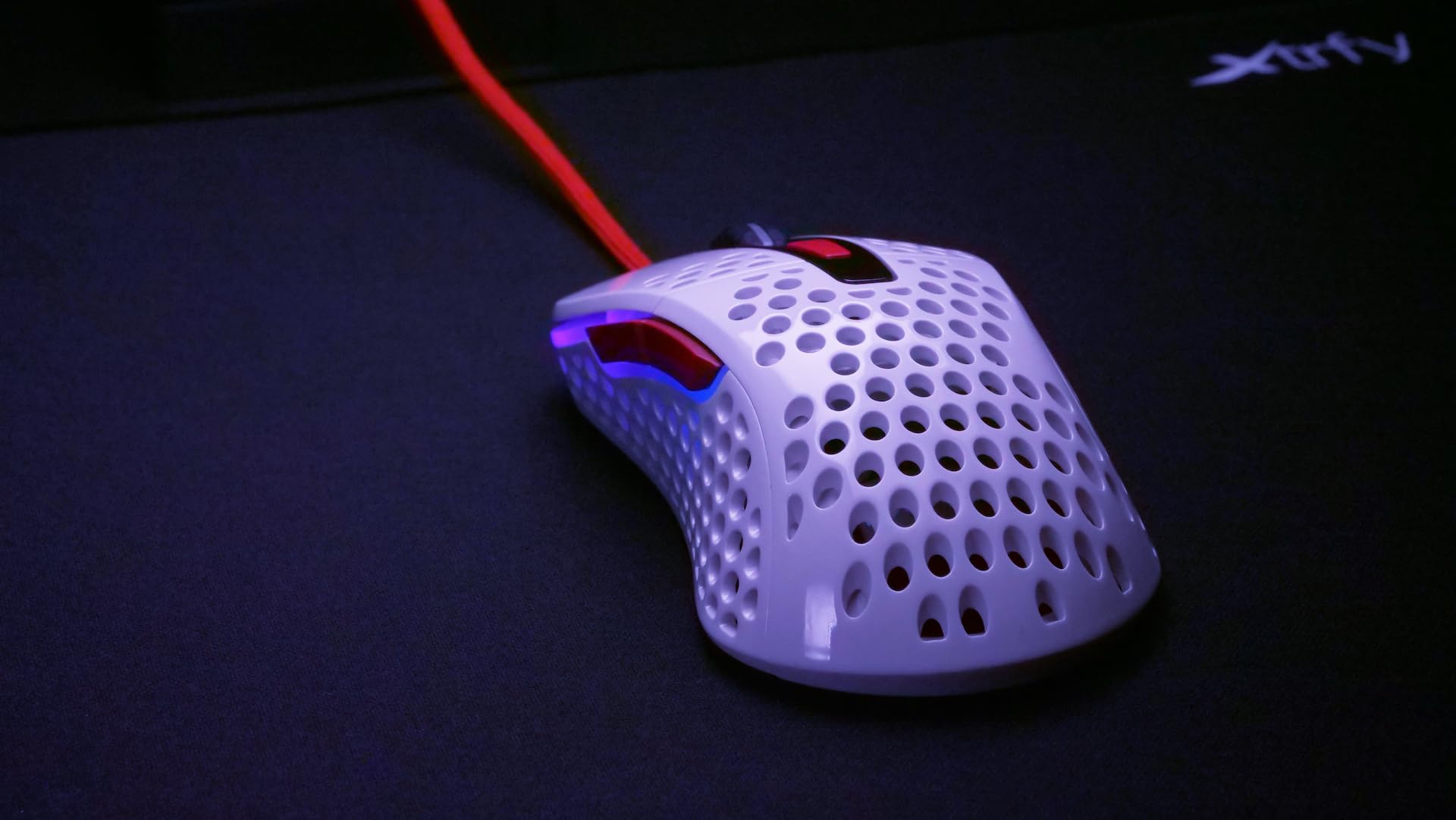 Snapklik.com : XTRFY M4 RGB, Ultra-Light Wired Gaming Mouse, Ergonomic ...