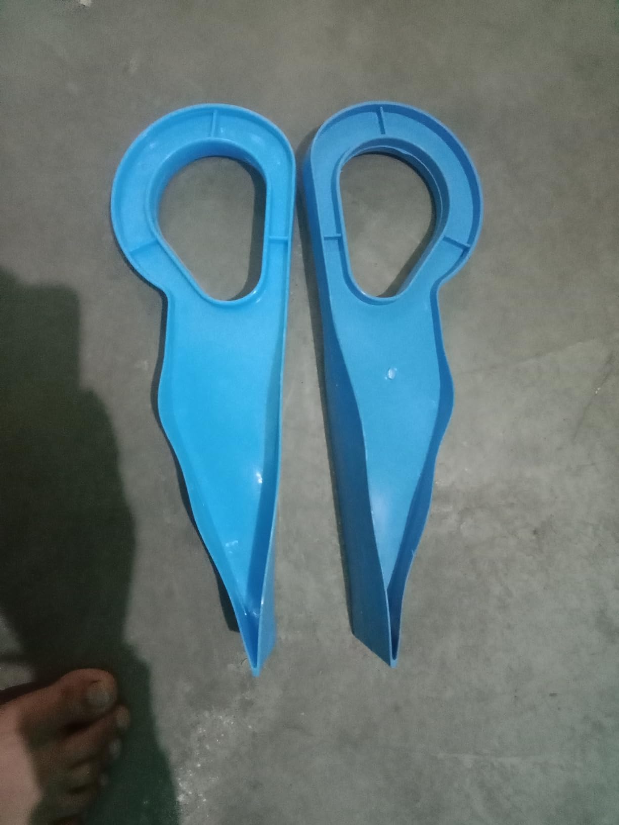 SR Bed Sheet Tucker Tool - Durable Bed Maker Tool to Keep Sheets in ...