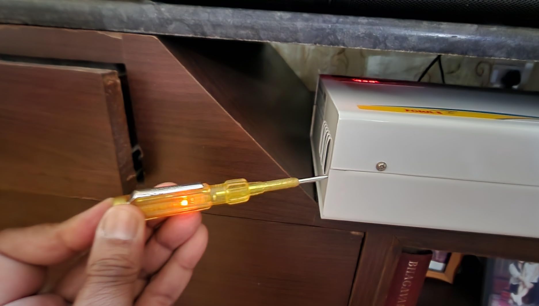 FOUR-S Metallic Prime Voltage Stabilizer with Digital Display for LED ...