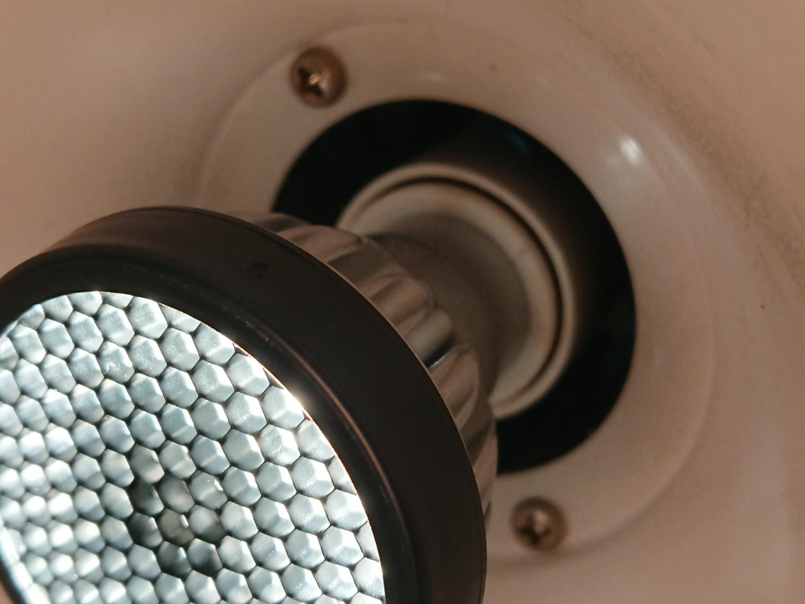 Amazon | 口金変換 アダプター E26-E11 電球 ソケット 口金 照明補助器具 (E26-E11, PC+銅) | SUPCF | 口金変換アダプタ 通販