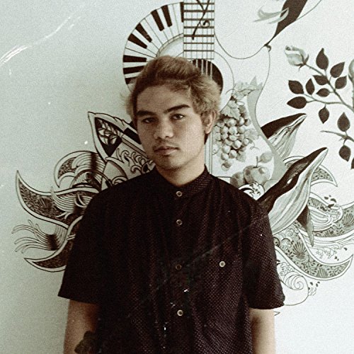 Play Sa Aking Pagpikit by Alisson Shore on Amazon Music