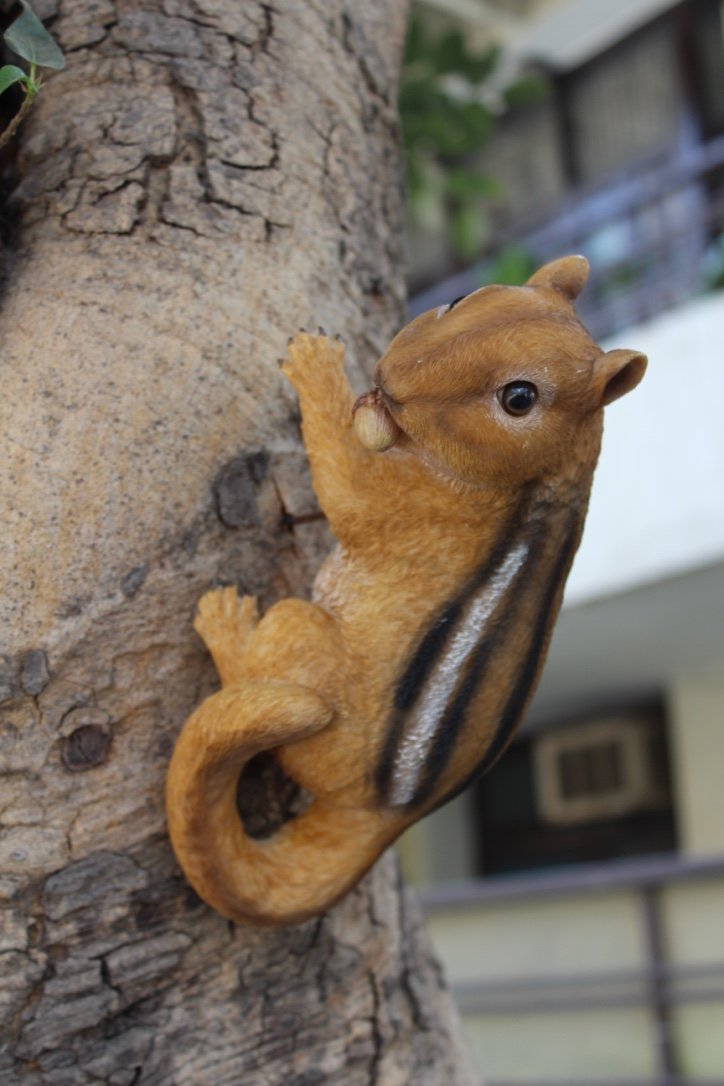 Wonderland Resin Chipmunk Climbing Garden Or Home Decor (Wall Or Tree ...
