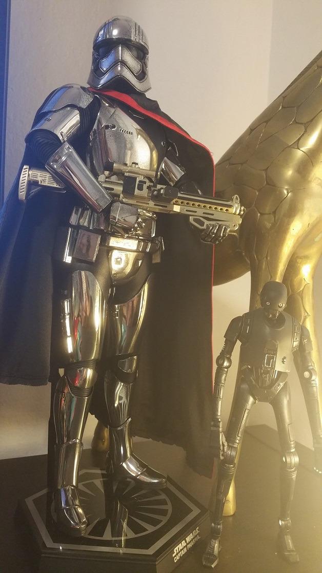 Amazon.com: Hot Toys HT902582 1:6 Captain Phasma Star Wars The Force ...