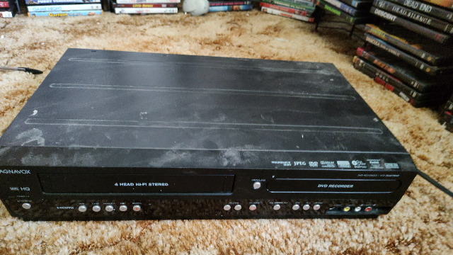 Watch Quick Review Magnavox VHS To DVD Recorder VCR Combo on Amazon Live