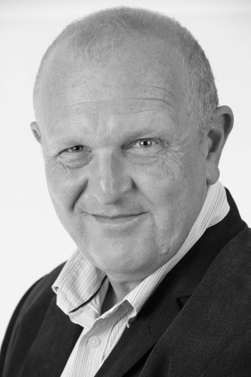 Amazon.com: Pete Wolstencroft: books, biography, latest update