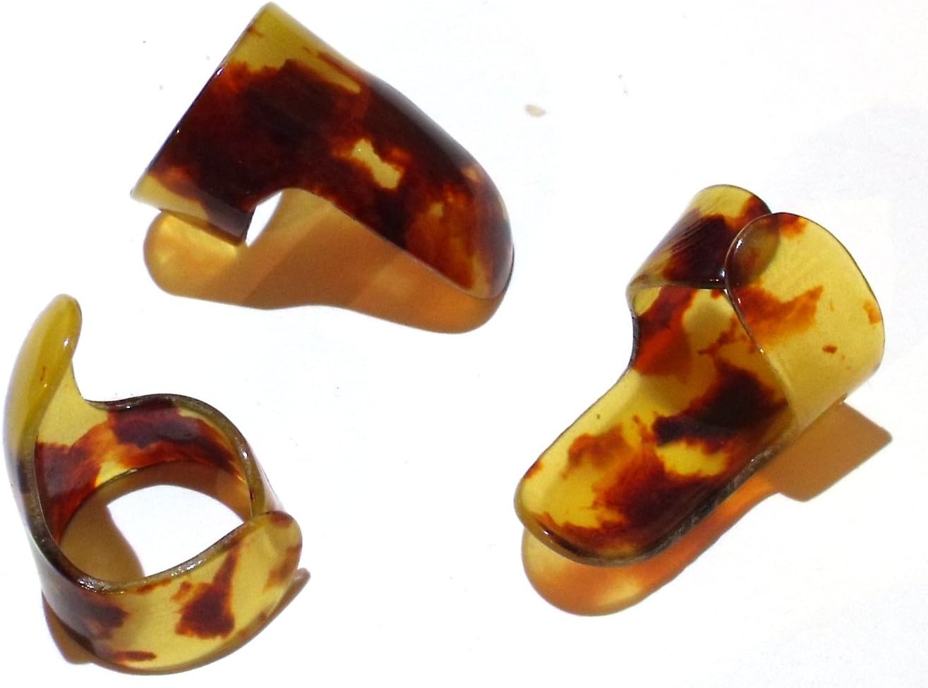 3x plastic finger picks for Guitar or banjo : Amazon.co.uk: Musical ...