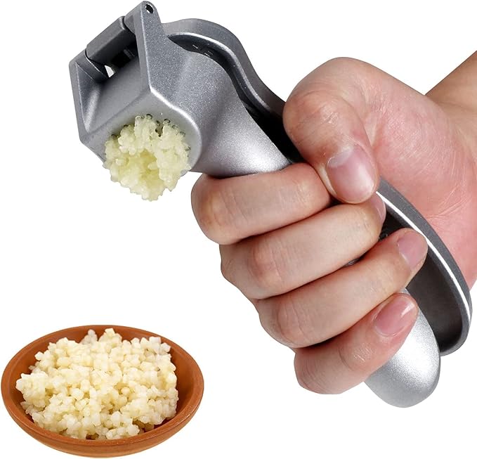 Amazon.com: Garlic Press, Garlic Mincer Easy-squeeze Ergonomic Handle ...
