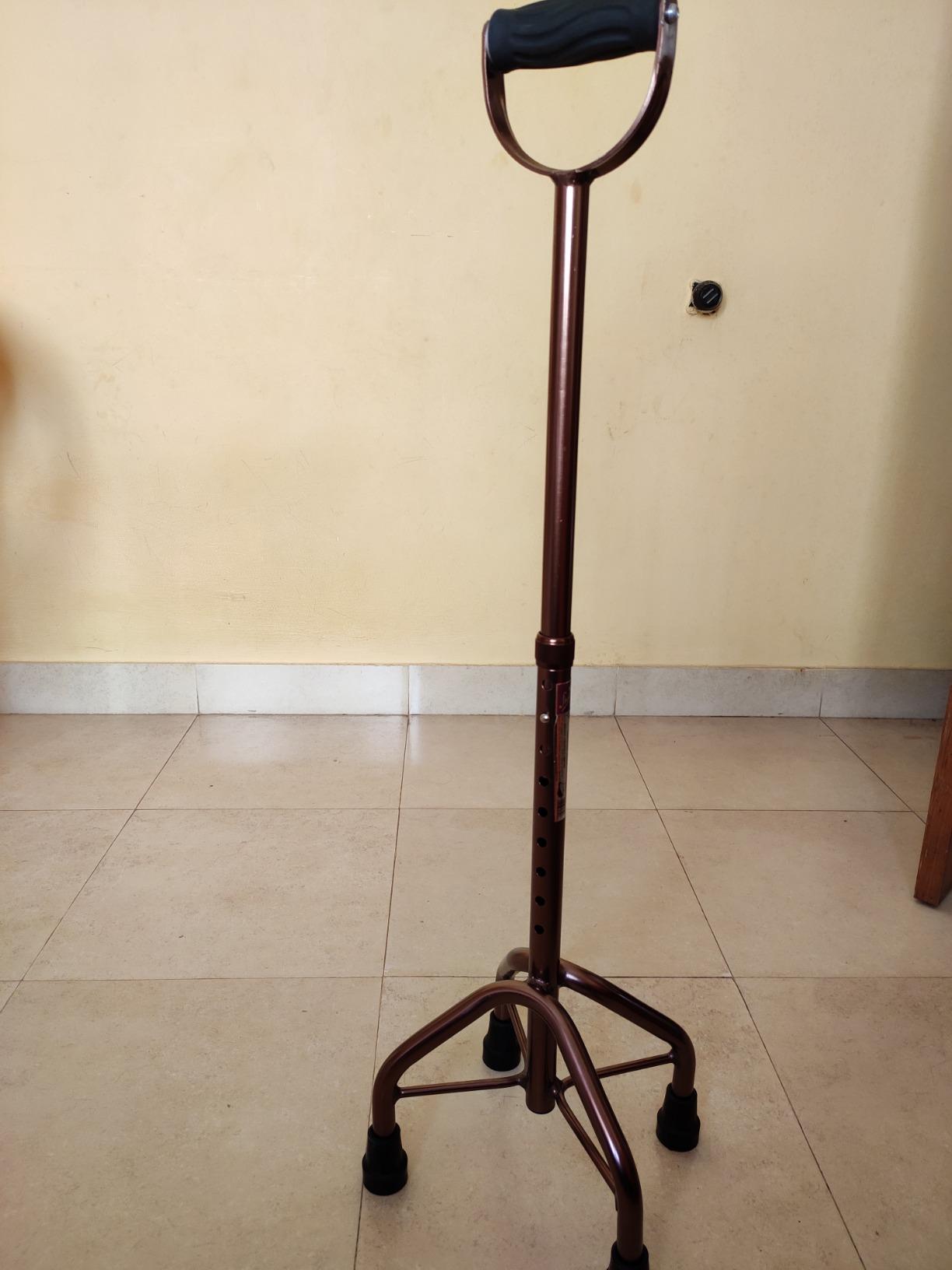 Flamingo Classic Quadripod with Strong Base (Brown, Universal) : Amazon ...