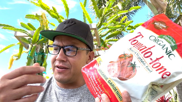 Watch REVIEW of the Espoma Tomato-tone Organic Fertilizer on Amazon Live