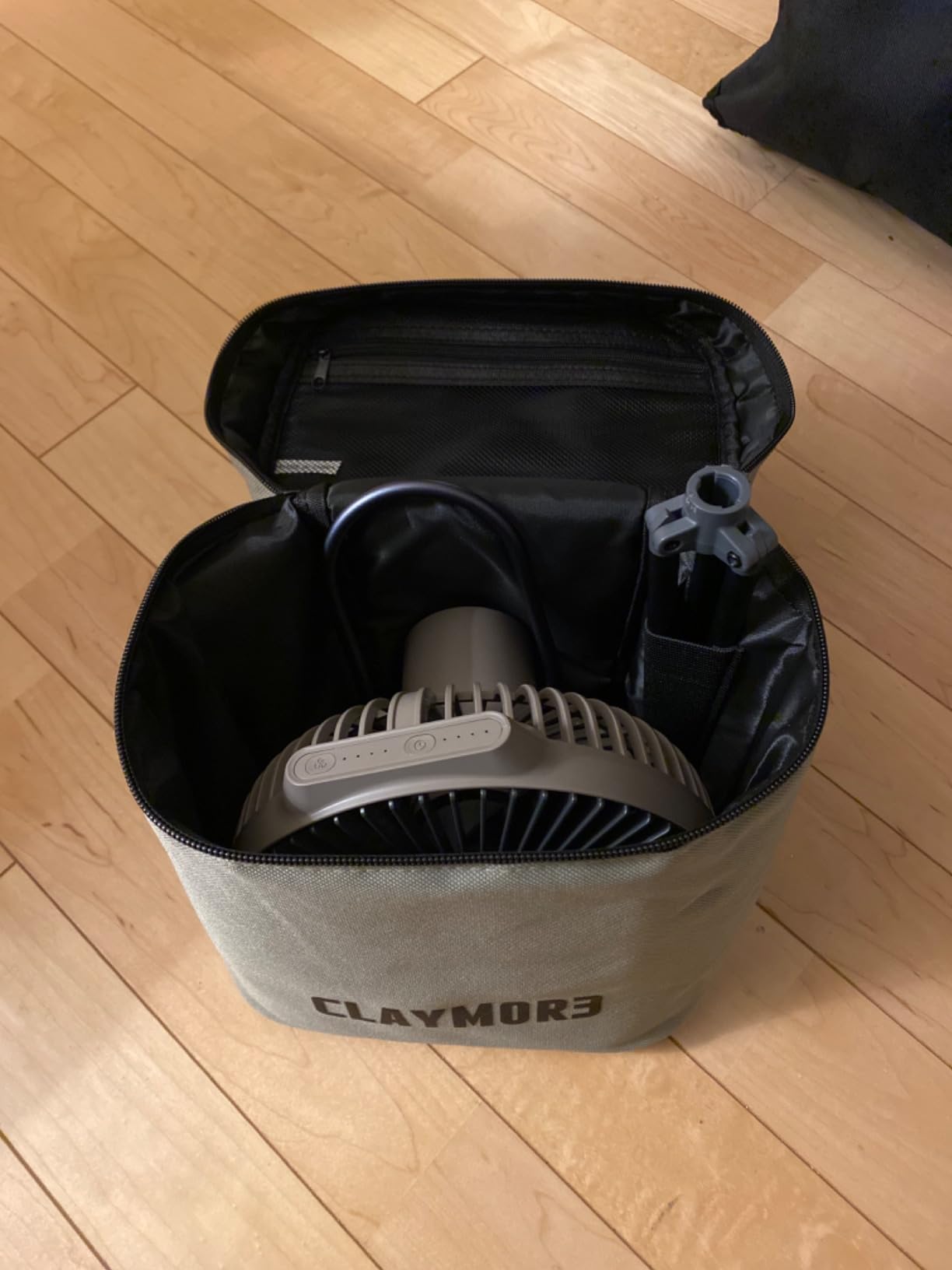 Amazon.co.jp: Prism(プリズム)充電式モバイルワイヤレスサーキュレーターCLAYMORE(クレイモア)fan(ファン)V600/V600+専用収納ポーチ 【正規品】 CLFN ...