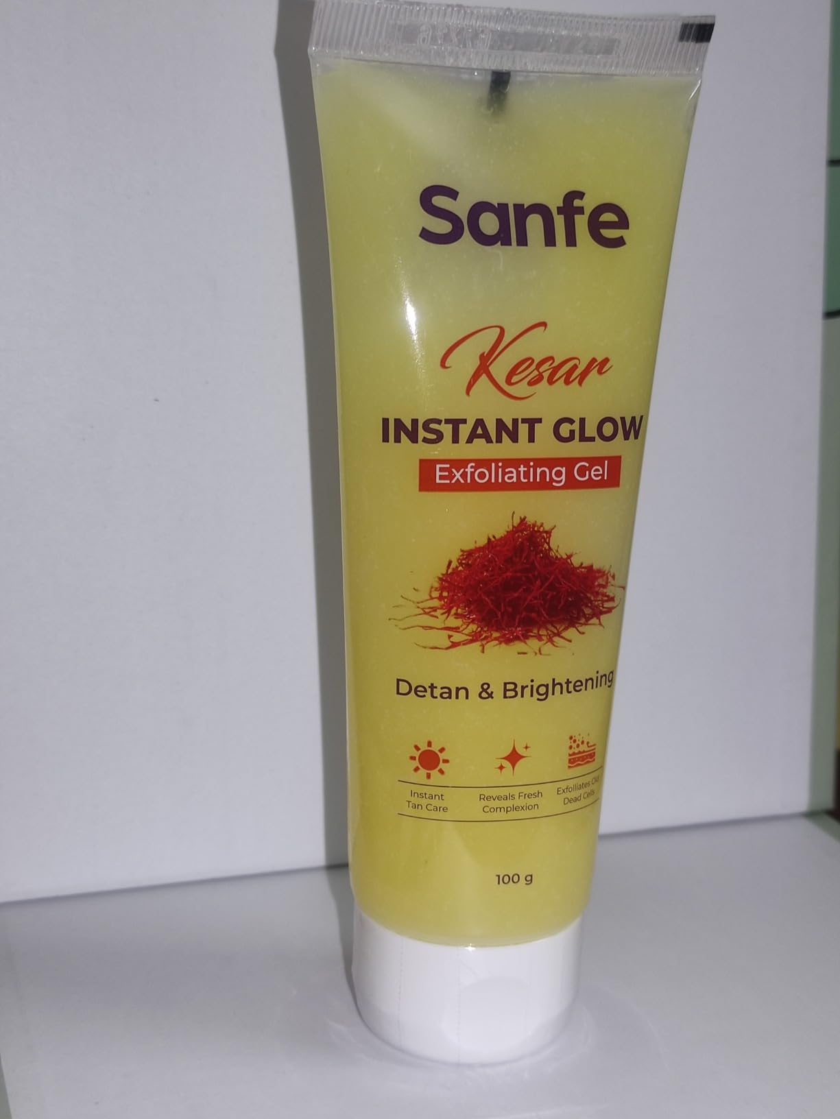 Buy Sanfe Kesar Instant Glow Exfoliating Gel | Visibly removes tan ...