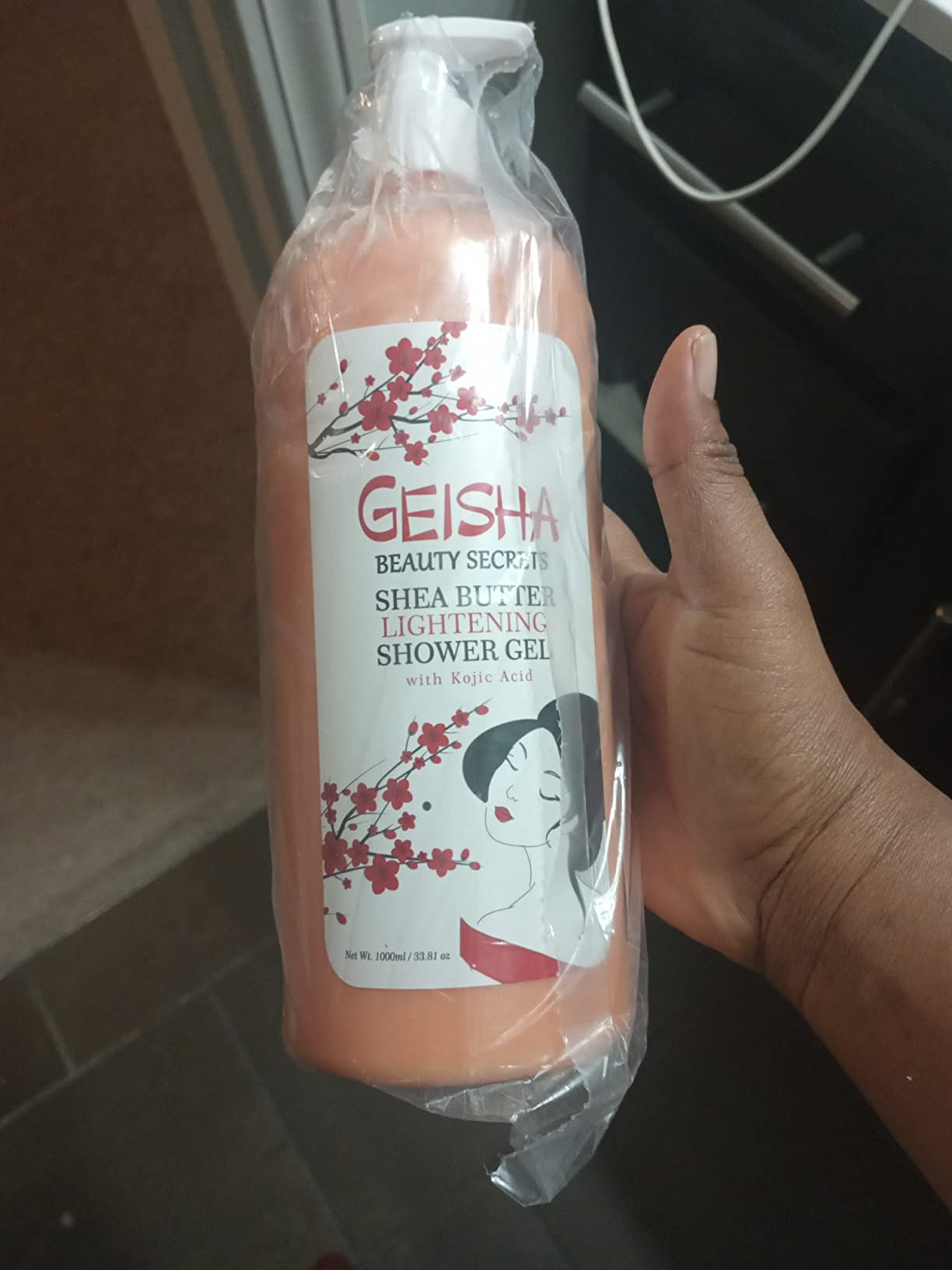 Amazon.com : Geisha, Kojic Acid Skin Brightening Body Wash - 33 Fl oz ...