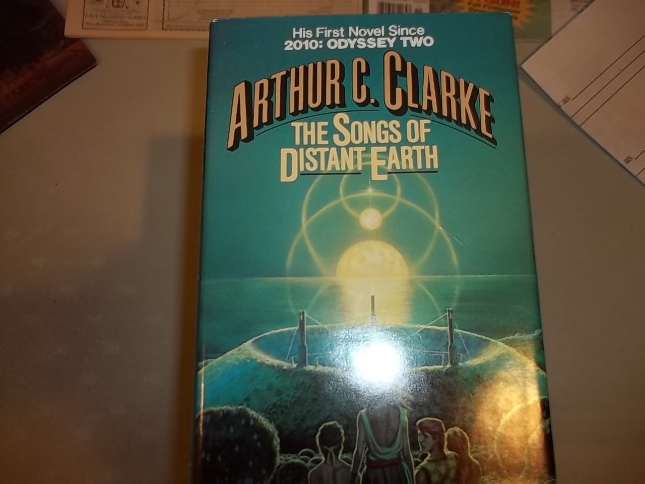 The Songs of Distant Earth: Arthur C. Clarke: Amazon.com: Books