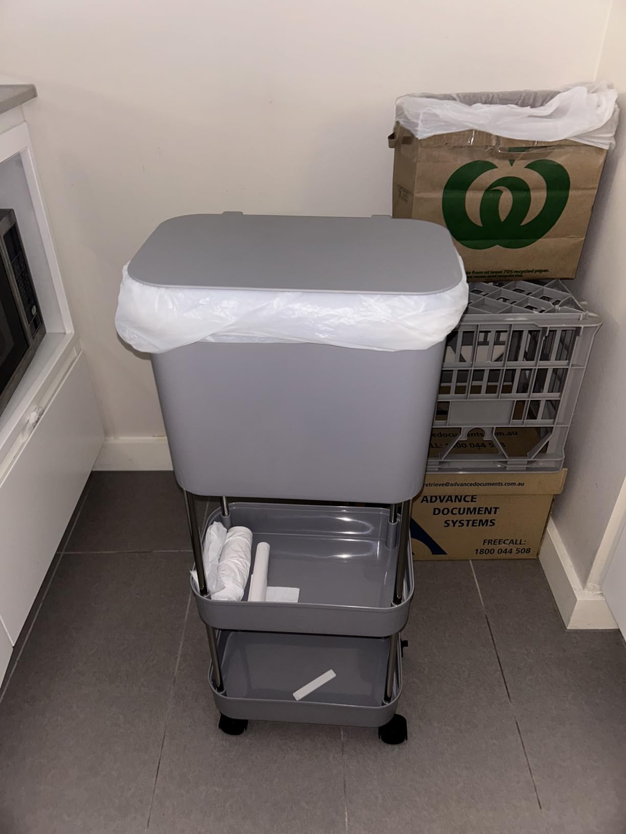 KMSALANK Kitchen Trash Can, Waste Bin with Close Lid, 3-Layer Dry-Wet ...