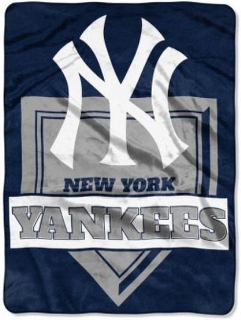 Amazon.com: Northwest Officially Licensed MLB New York Yankees Strength ...