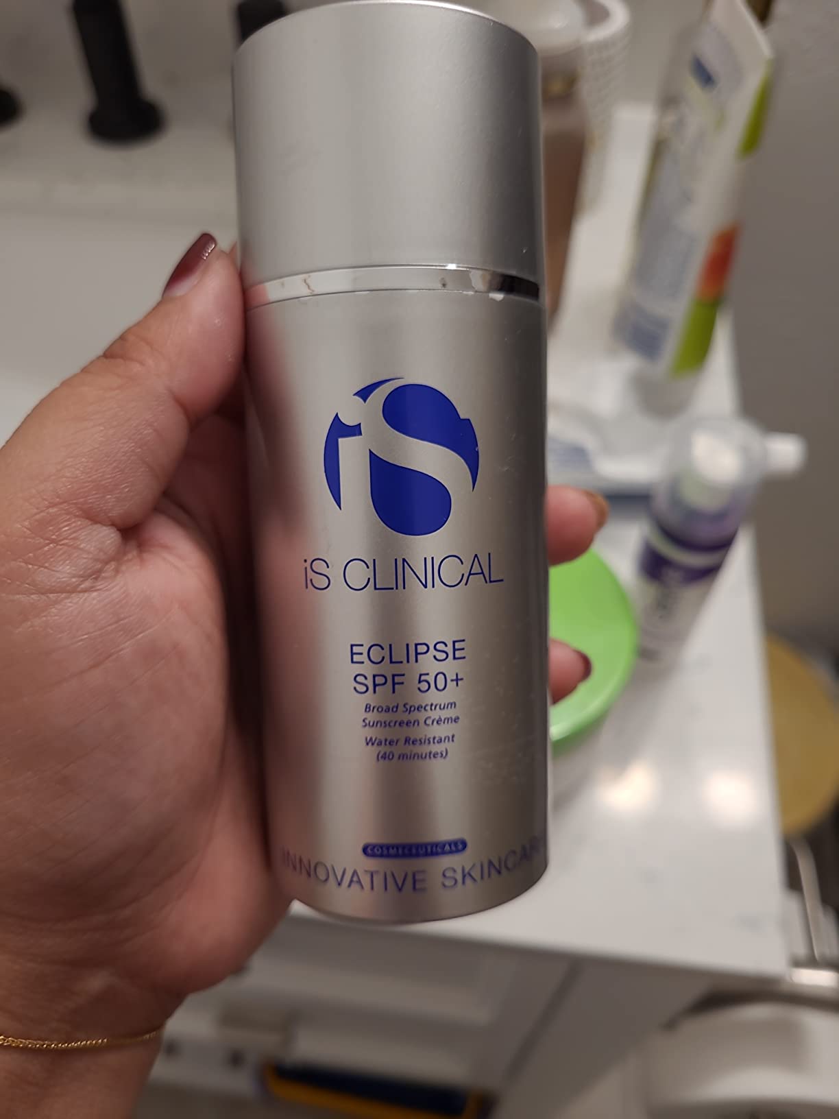 Amazon.com: iS CLINICAL Eclipse SPF 50+ Sunscreen, Zinc Oxide tinted ...