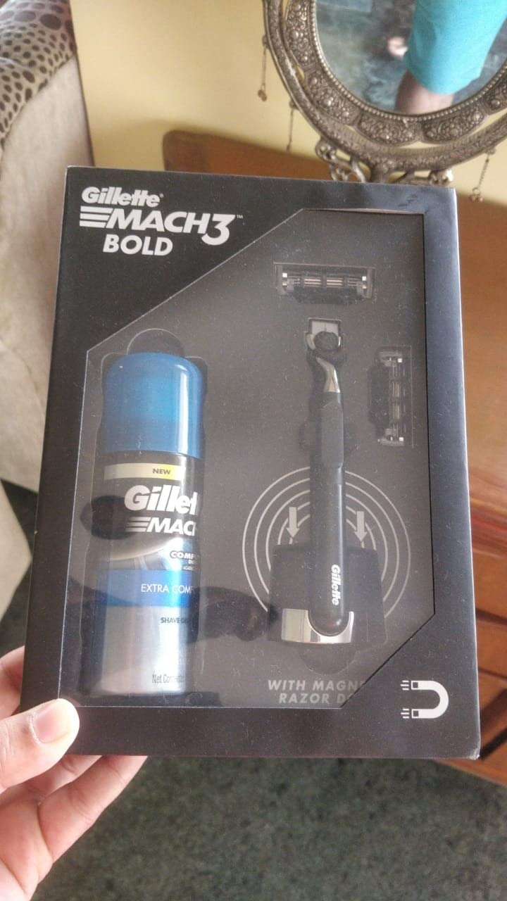 Gillette Mach3 Bold Gift Pack (Heavy, black, stylish Bold razor + 1 ...